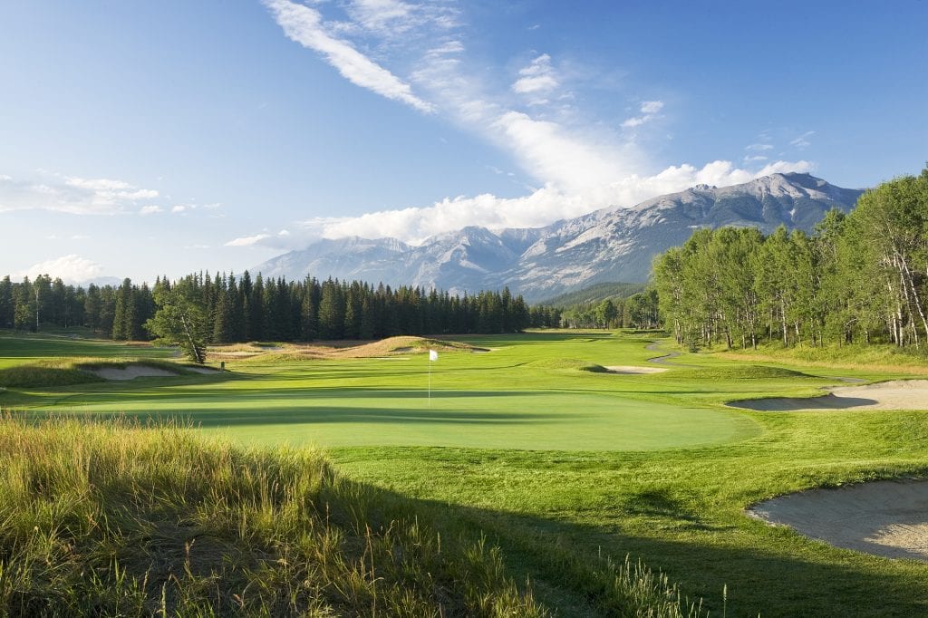 Five Golf Courses Not to Miss in Western Canada - Essential Golf
