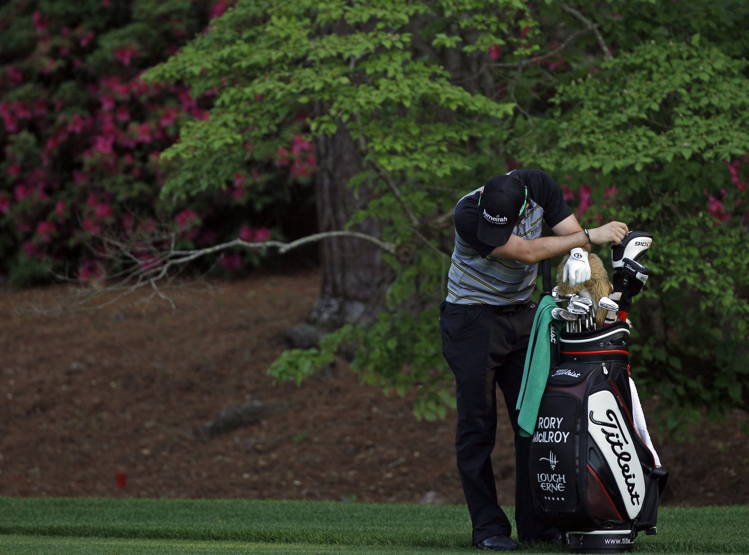 The Most Shocking Final Round Collapses in Golf History - Essential Golf