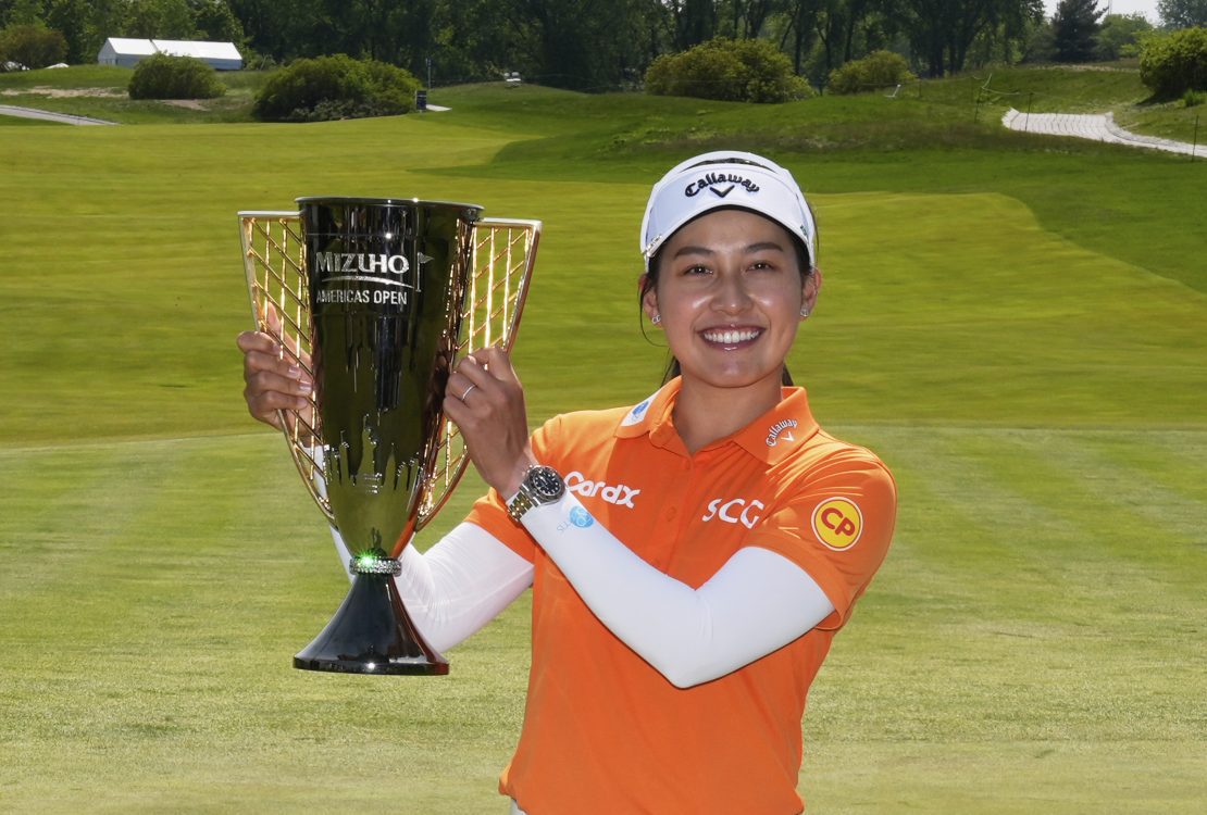 Top Ten Most Beautiful Female Golfers - Essential Golf